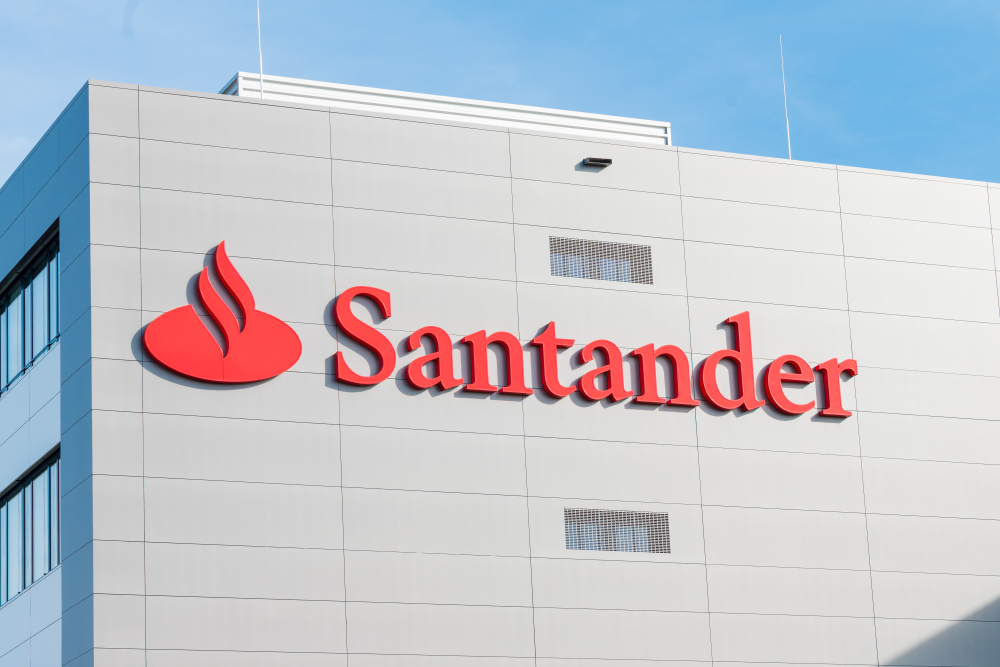 Santander: Kontakt zum Kundenservice der Bank per Telefon und E-mail.